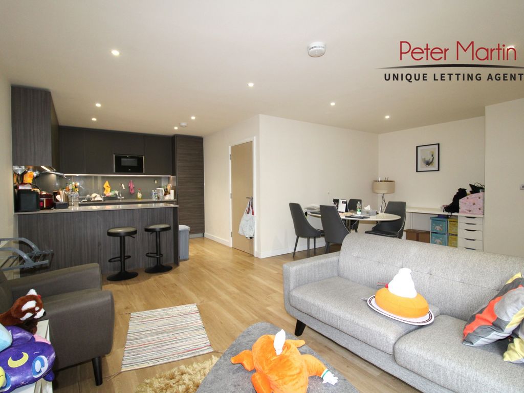 2 bed flat to rent in Capri House, Beaufort Square, Colindale NW9, £ ...