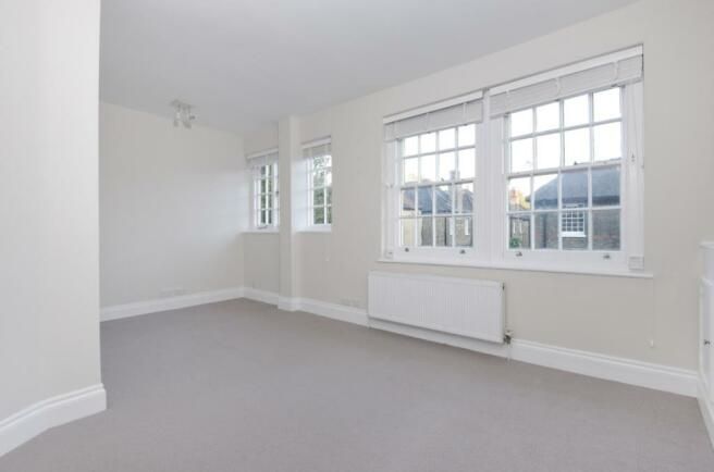 2 bed flat to rent in Liverpool Grove, Walworth Village SE17, £1,900 ...