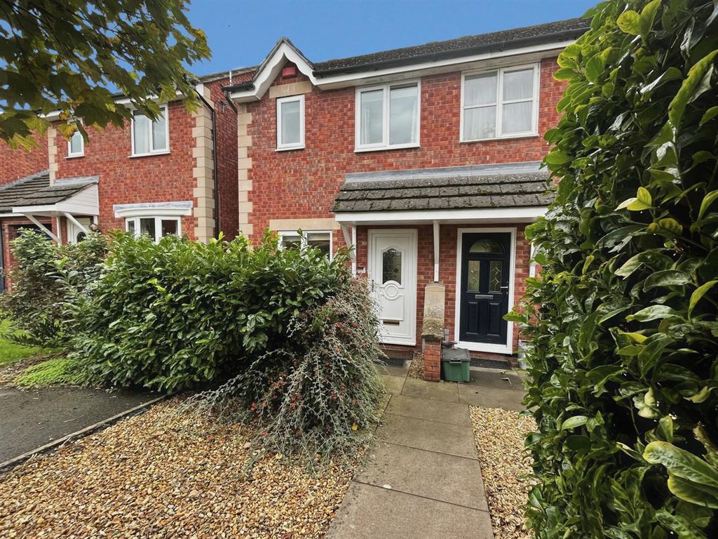 2 bed end terrace house for sale in The Lawns, High Street, Stonehouse ...