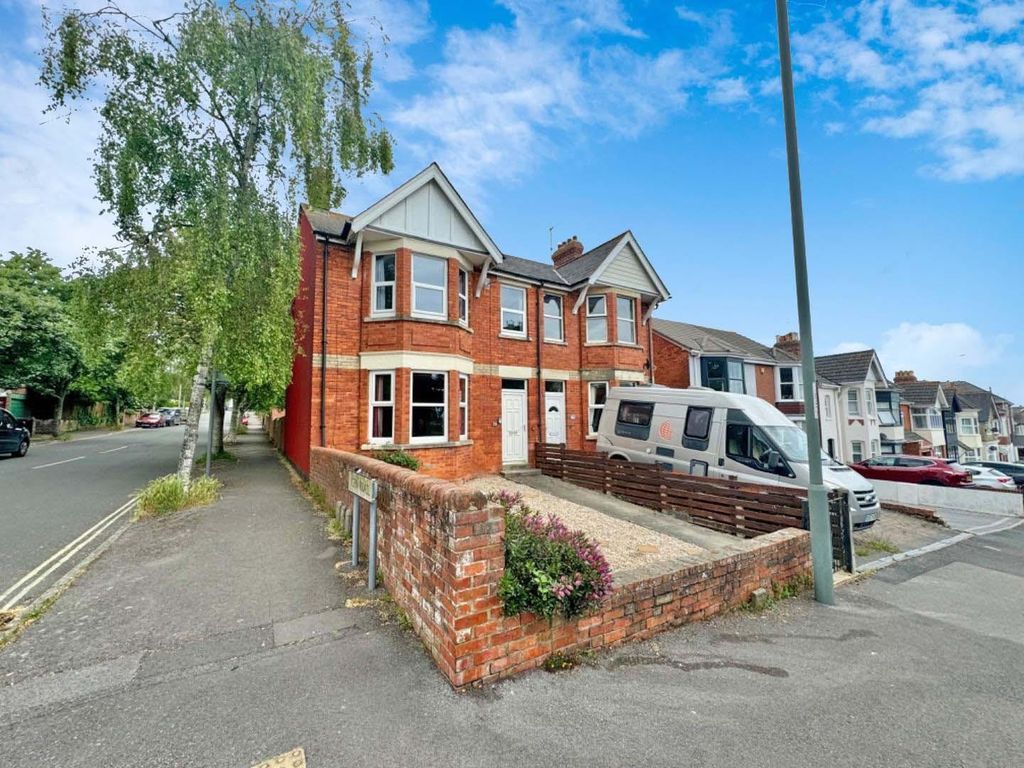 4 Bed Semi Detached House For Sale In Spa Road Weymouth Dt3 £360 000