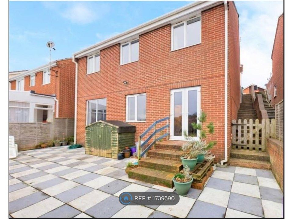 5 bed detached house to rent in Burrator Drive, Exeter EX4 - Zoopla