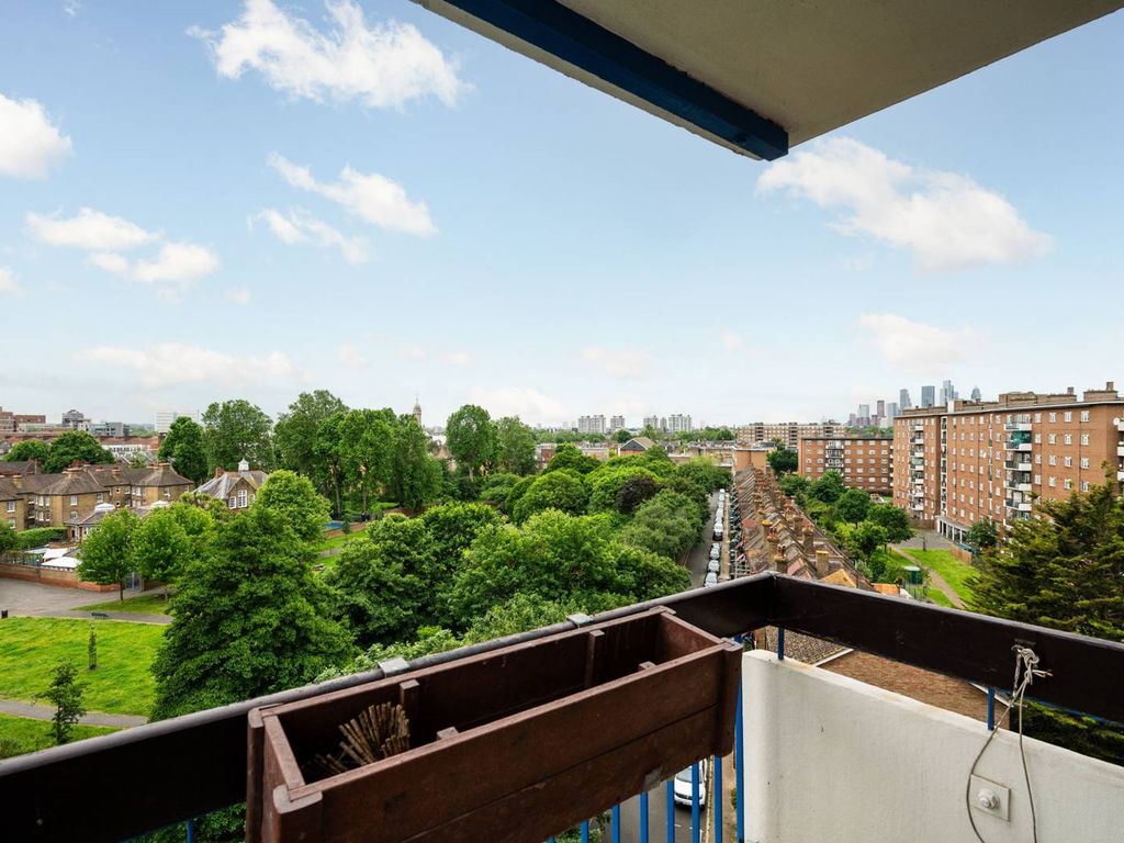 2 bed flat for sale in Portland Street, Elephant And Castle, London ...