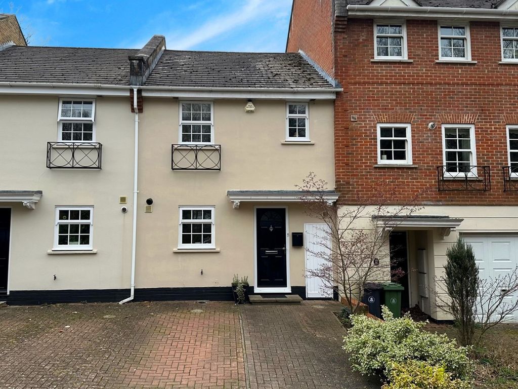 3 bed terraced house for sale in Lancaster Drive, Camberley GU15, £ ...