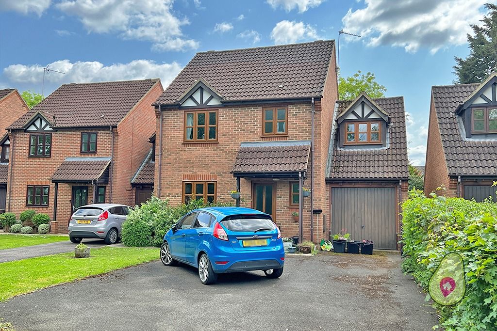 4 Bed Detached House For Sale In Sylvester Close Winnersh Wokingham