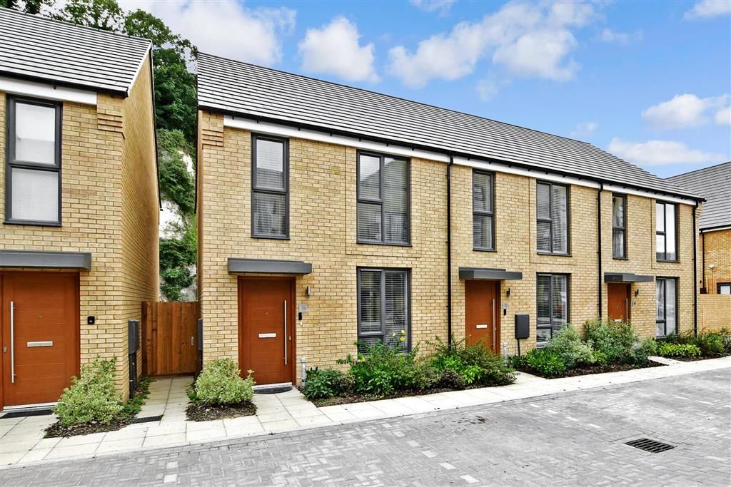 2 bed end terrace house for sale in Hillier Crescent, Gravesend, Kent DA11 - Zoopla