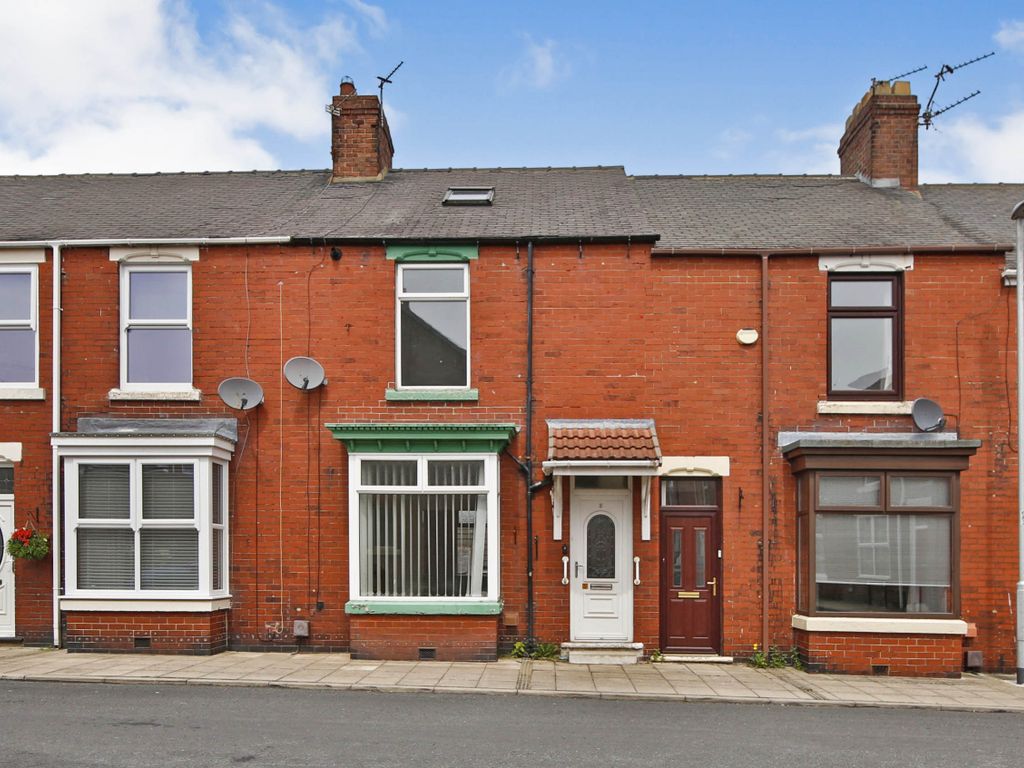 2 bed terraced house to rent in Salisbury Terrace, Shildon, Durham DL4, £450 pcm - Zoopla