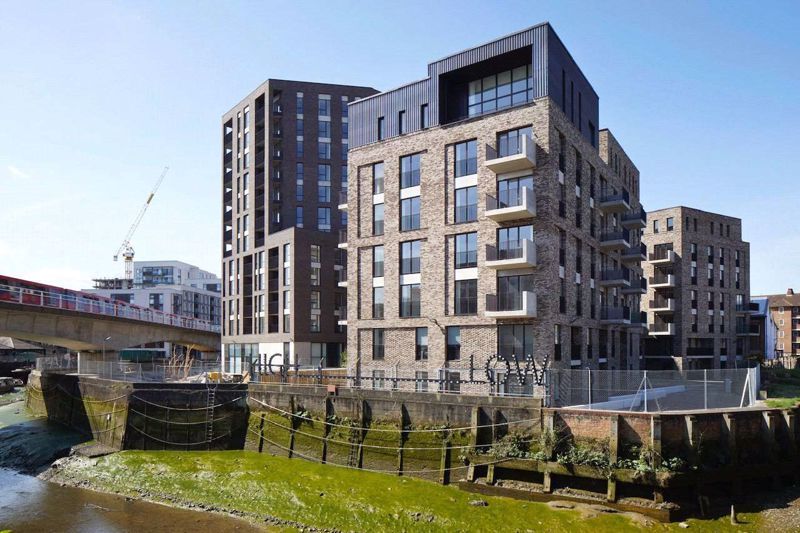 1 bed flat to rent in Goby House, Creative Road SE8, £1,625 pcm - Zoopla