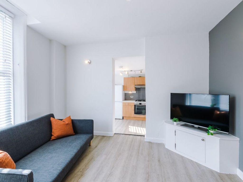 6 bed shared accommodation to rent in Starbeck Avenue, Newcastle NE2, £ ...