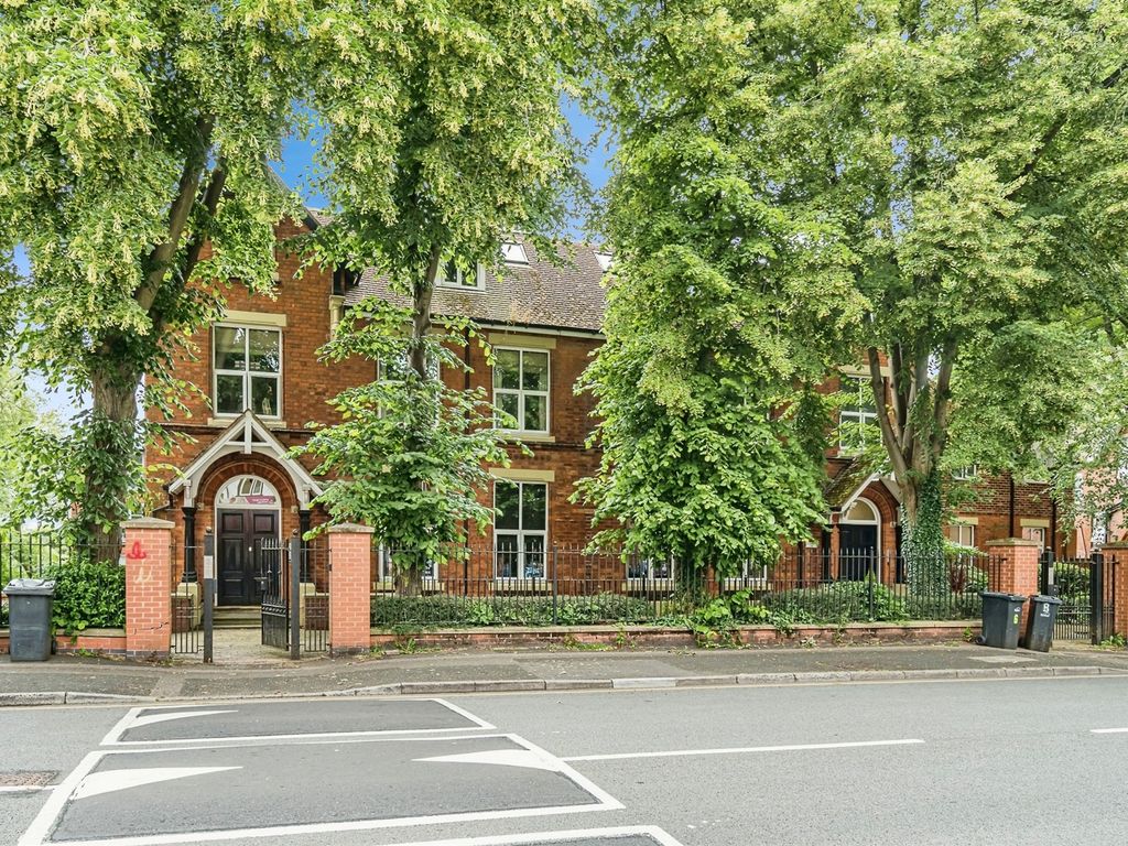 2 bed flat for sale in St. James's Road, Dudley DY1, £140,000 - Zoopla