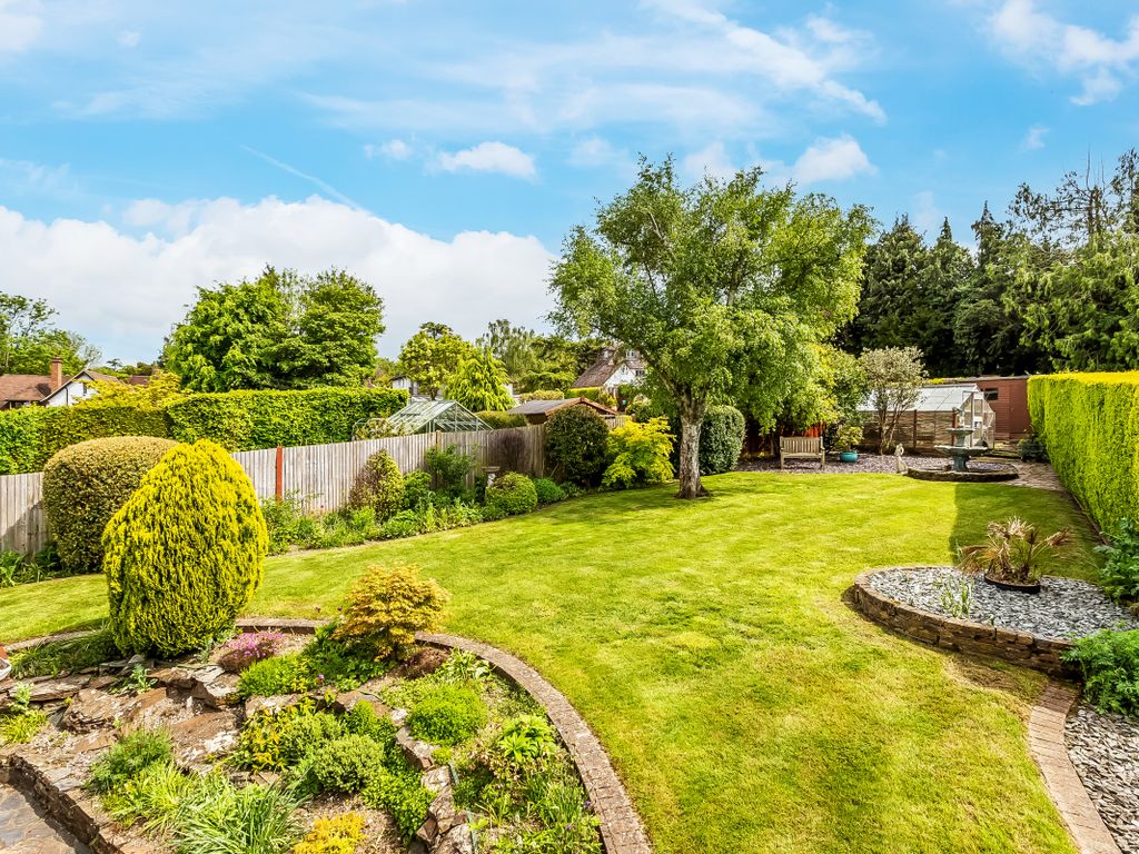 3 bed bungalow for sale in Badingham Drive, Fetcham, Leatherhead ...