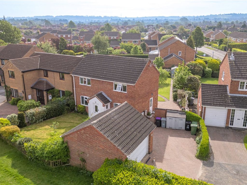 4 bed detached house for sale in Longcliffe Road, Grantham NG31, £ ...