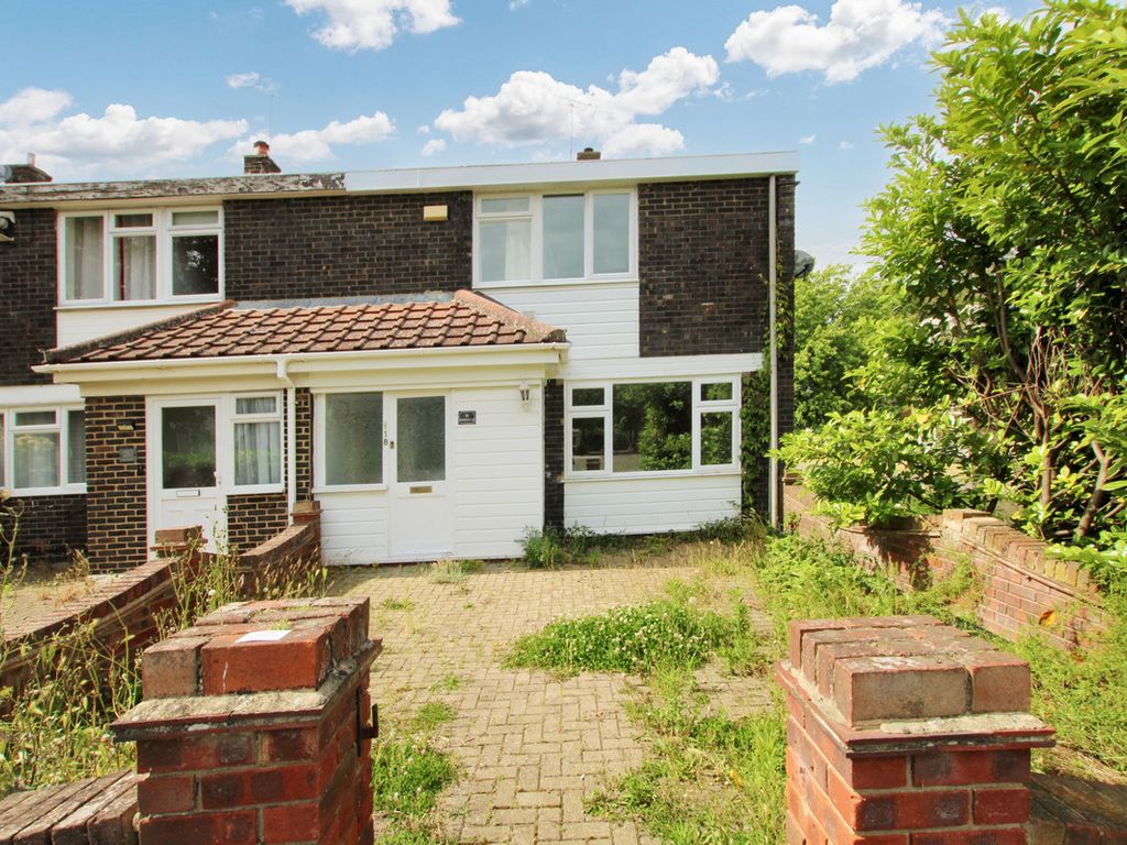 3 bed end terrace house for sale in Dordells, Basildon SS15, £325,000 ...