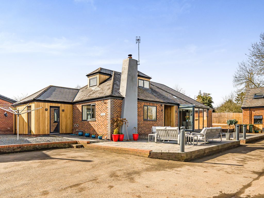 7 bed detached bungalow for sale in Bransford Road, Rushwick, Worcester ...