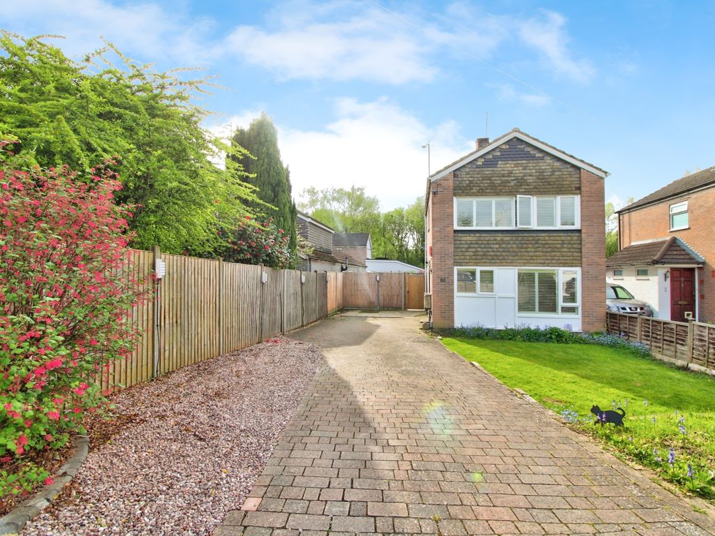 3 bed detached house for sale in Ashurst Road, Ash Vale, Aldershot GU12 ...