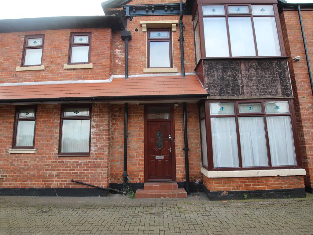 4 bed property to rent in Marton Road, Middlesbrough TS4, £1,500 pcm ...
