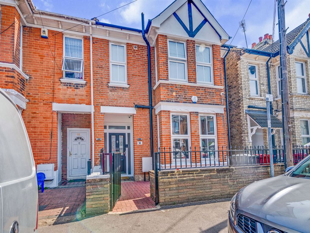 6 bed semi-detached house for sale in Dolphin Road, Slough SL1 - Zoopla