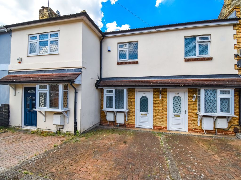 2 Bed Terraced House To Rent In Carlisle Road Gidea Park Romford Rm1
