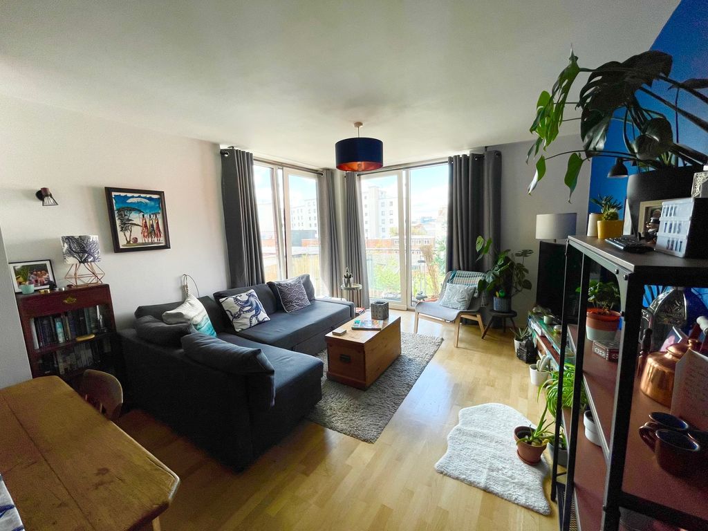 2 bed flat to rent in Channel Way, Ocean Village, Southampton SO14 - Zoopla