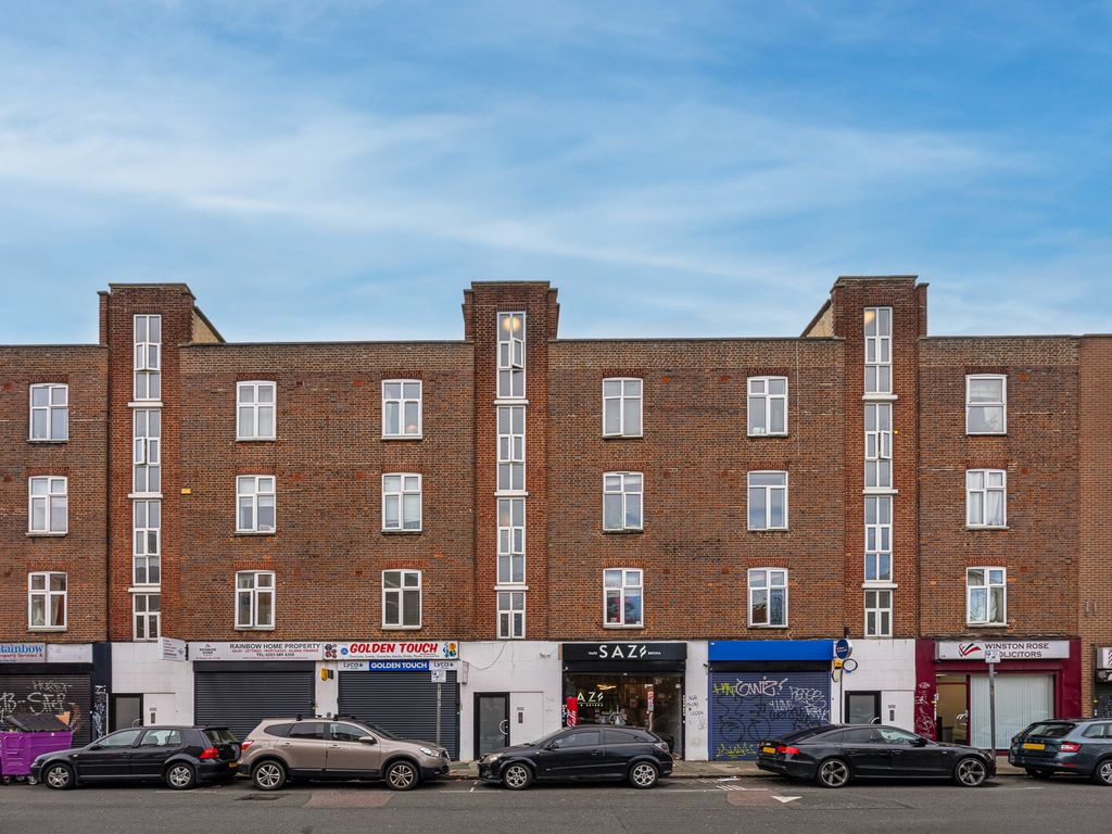 2 bed flat to rent in Stepney Way, London E1, £1,995 pcm - Zoopla