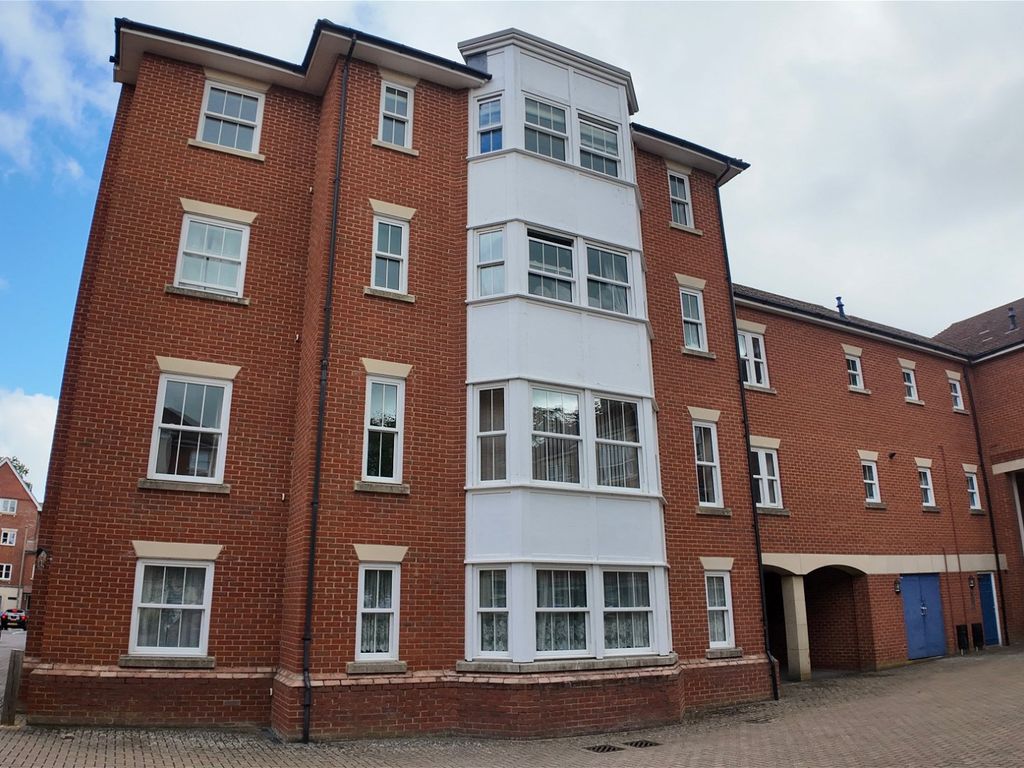 2 bed flat for sale in St. Gabriels, Wantage OX12, £210,000 - Zoopla