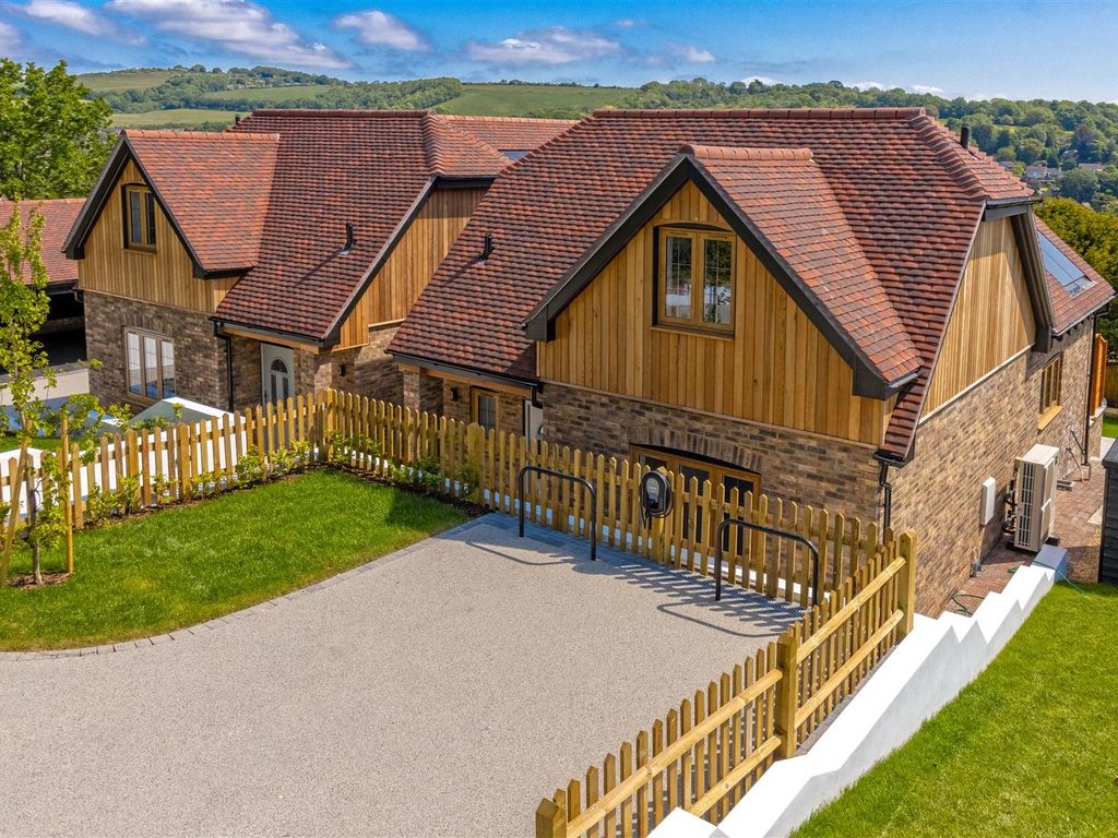 4 bed detached house for sale in Mill Lane, Findon Valley, Worthing ...