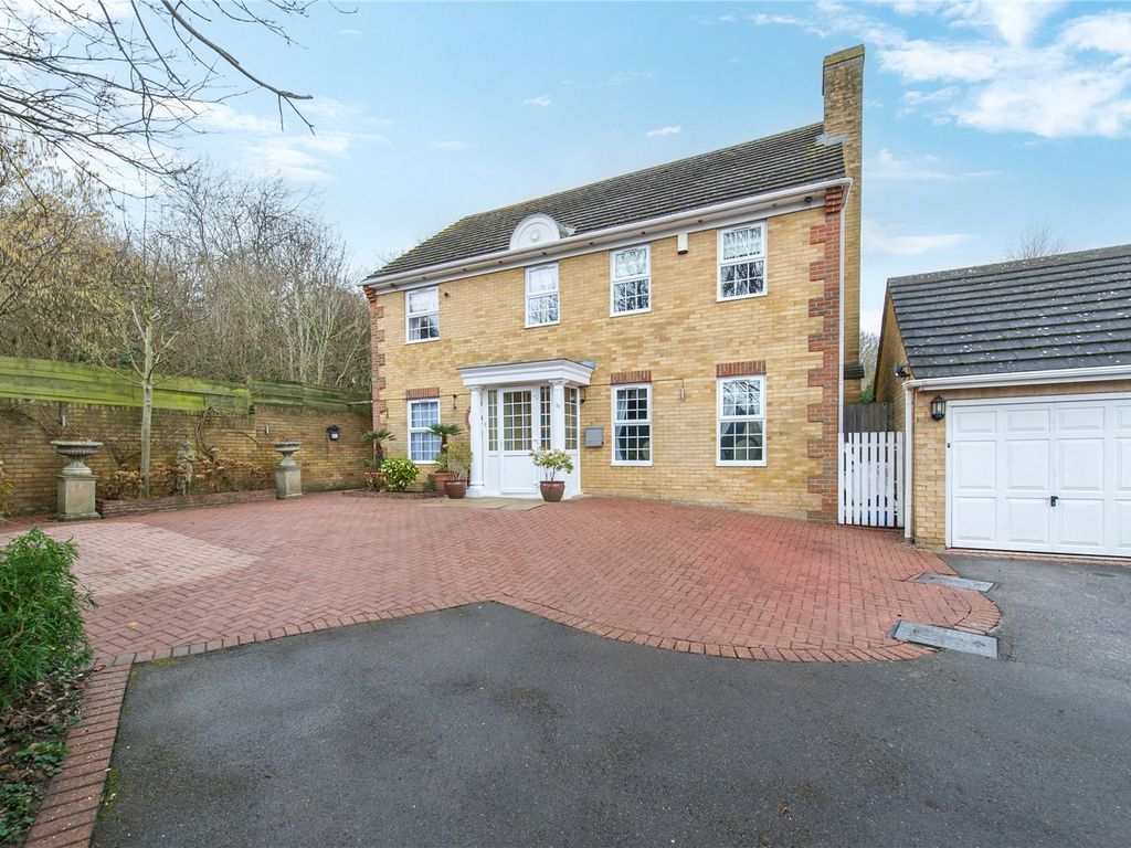 4 Bed Detached House For Sale In Clarendon Drive Strood Rochester