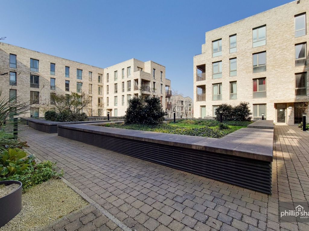 3 bed flat for sale in Lacey Drive, Welford Court HA8, £600,000 - Zoopla