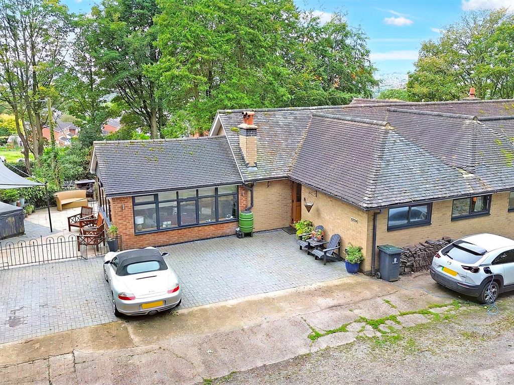 2 Bed Semi Detached Bungalow For Sale In Eaves Lane Bucknall Stoke On