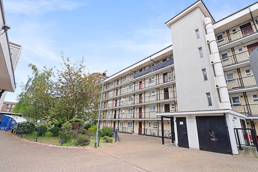 2 bed flat for sale in Tarling Street, London E1, £349,000 - Zoopla