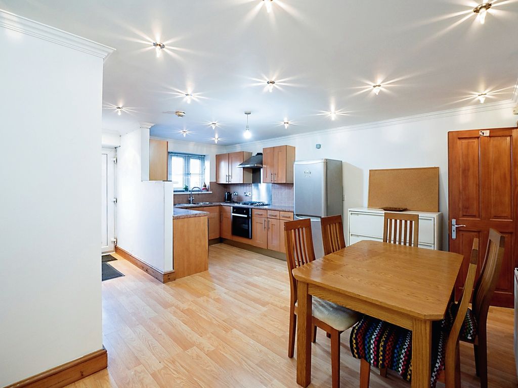 3 bed terraced house for sale in Swindon Close, Ilford IG3 - Zoopla