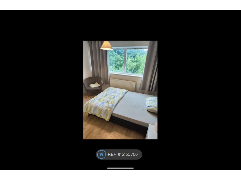 Room to rent in Handforth Lane, Halton Lodge, Runcorn WA7, £400 pcm ...