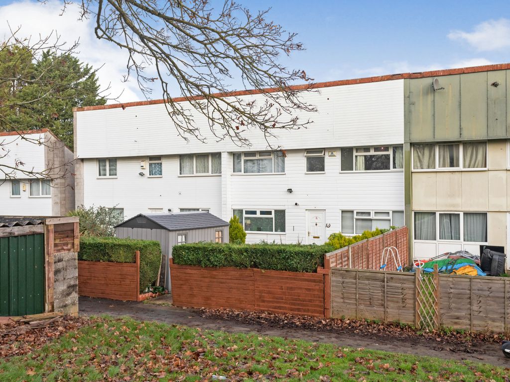 5 bed terraced house for sale in Kingsfold, Bradville, Milton Keynes ...