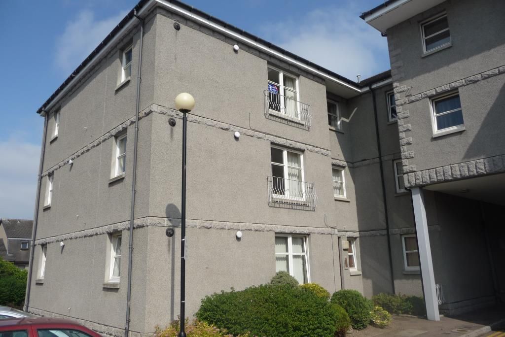 2 bed flat to rent in 30 Willowgate Close, Hardgate, Aberdeen AB11, £ ...