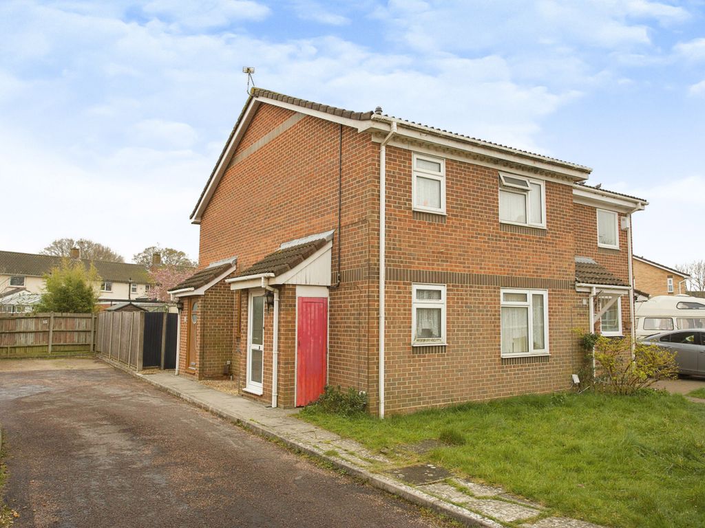 1 Bed Semi Detached House For Sale In Cowslip Close Gosport Hampshire