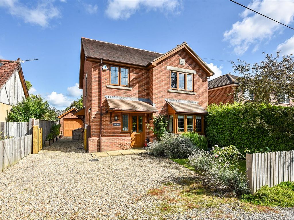 3 Bed Detached House For Sale In New Inn Lane Bartley Hampshire So40