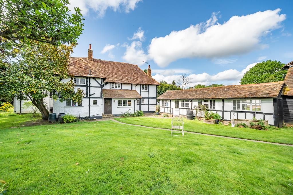 5 bed detached house for sale in Chobham, Surrey GU24, £3,000,000 - Zoopla