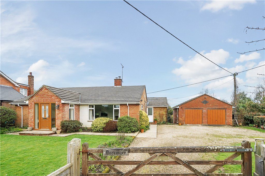 3 bed detached bungalow for sale in Carters Clay, Lockerley, Romsey ...