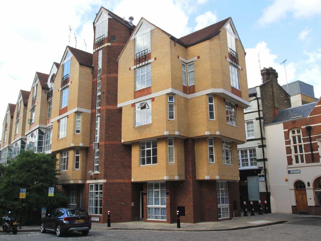 2 bed flat to rent in Bartholomew Close, London EC1A, £3,250 pcm - Zoopla