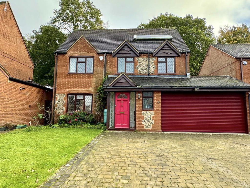 4 Bed Property To Rent In Burrows Close Penn High Wycombe Hp10 £