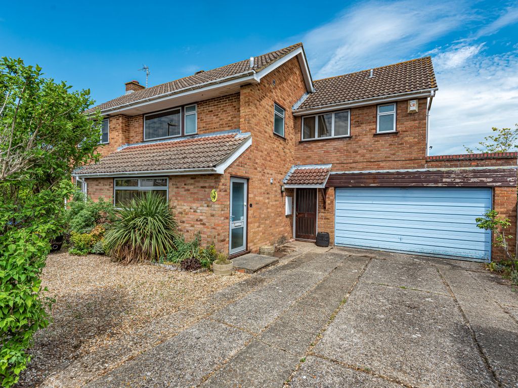 4 bed detached house for sale in Rose Close, Basingstoke RG22 - Zoopla