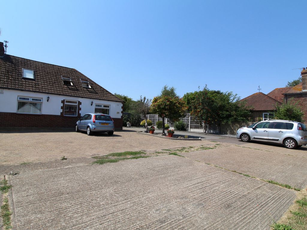 4 Bed Bungalow For Sale In Lower Rainham Road Gillingham Kent Me7