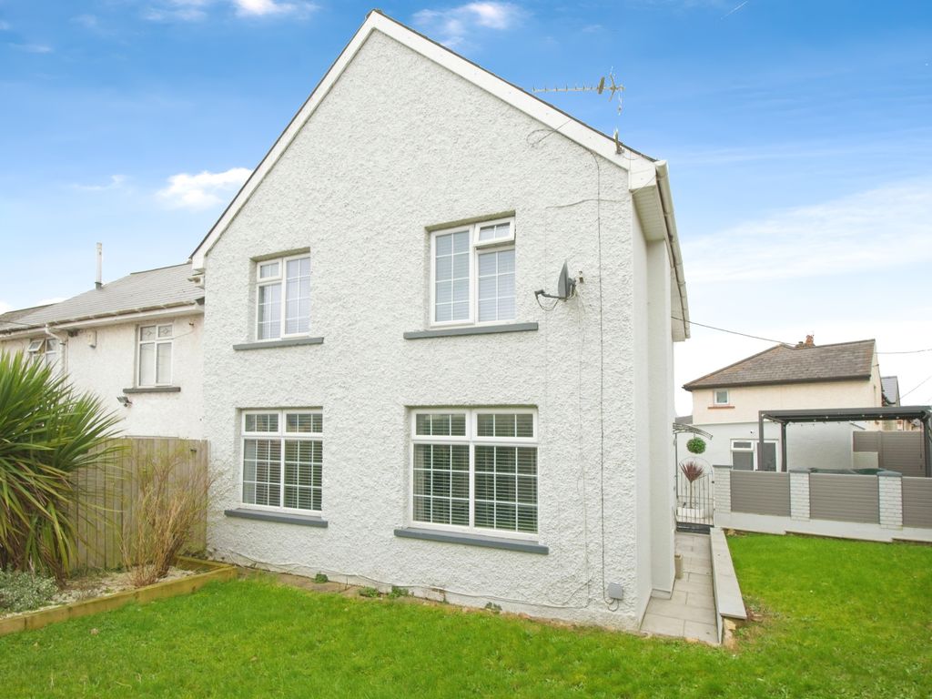 4 bed end terrace house for sale in Channel View, Penygarn, Pontypool ...