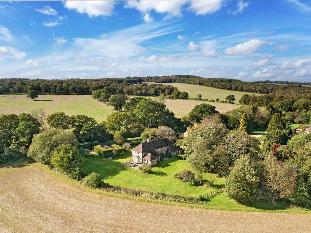 4 bed detached house for sale in Dummer, Basingstoke, Hampshire RG25, £ ...