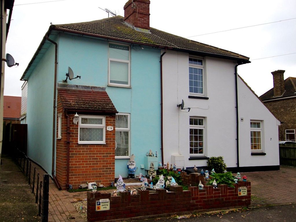 3 Bed Semi Detached House For Sale In London Road Teynham