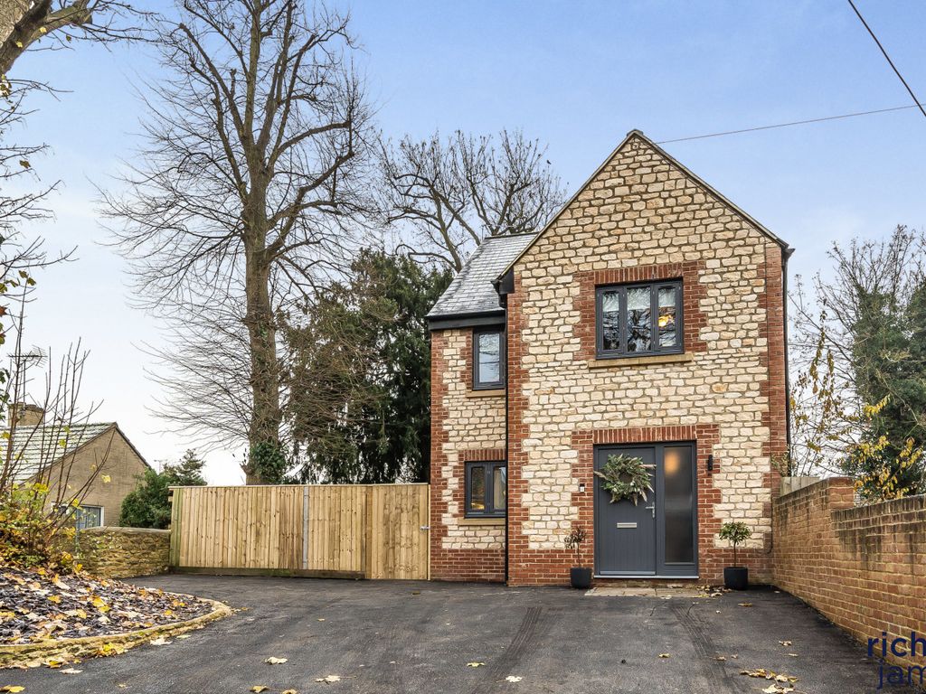 4 Bed Detached House For Sale In Cricklade Road Highworth Swindon