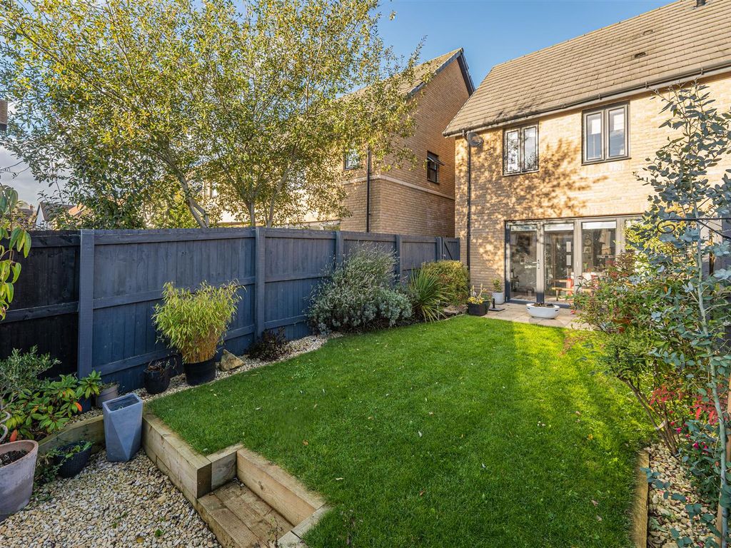 2 Bed Semi Detached House For Sale In Kesteven Way Corby Nn18 £