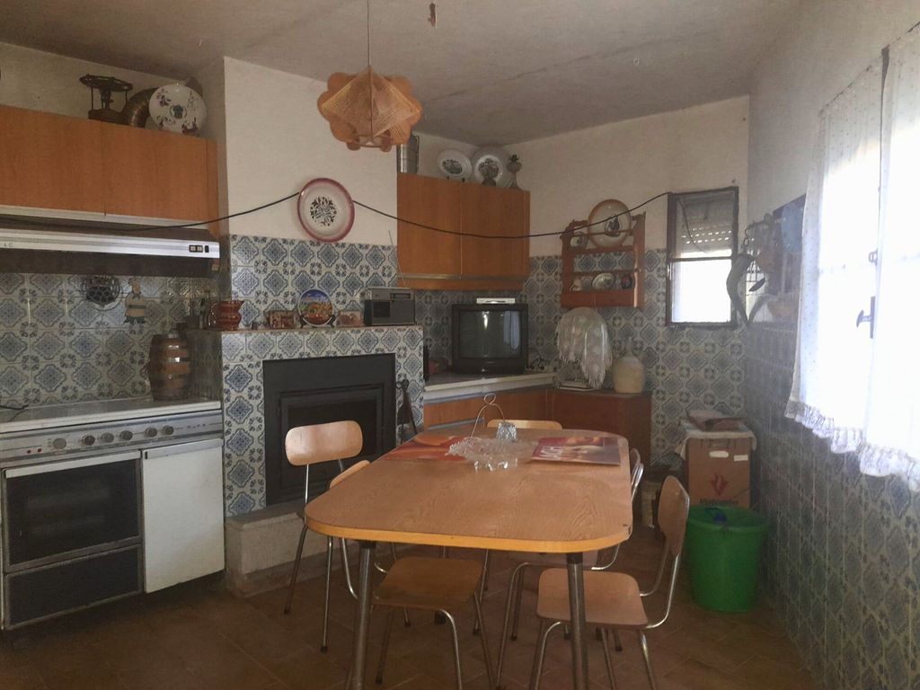 3 bed terraced house for sale in Malpica Do Tejo, Malpica Do Tejo ...