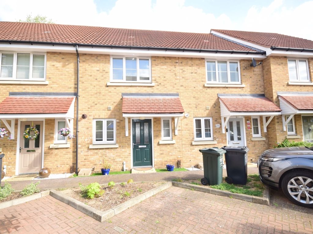 2 bed terraced house to rent in Hardy Avenue, Dartford DA1, £1,650 pcm - Zoopla