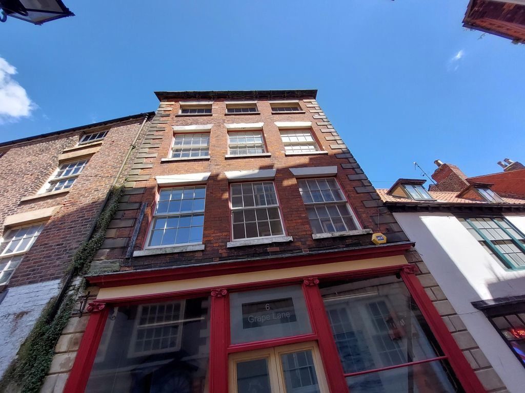 2 bed flat to rent in Grape Lane, Whitby YO22, £600 pcm - Zoopla