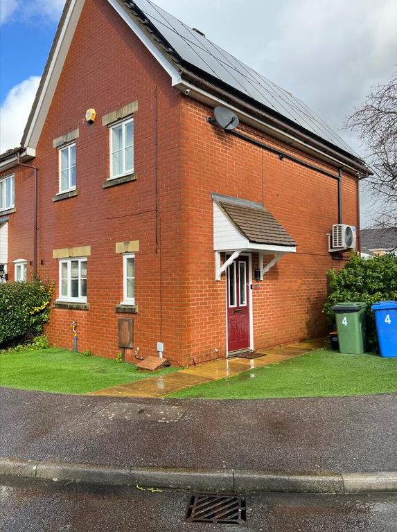 3 Bed End Terrace House For Sale In Olivine Close Sittingbourne Me10